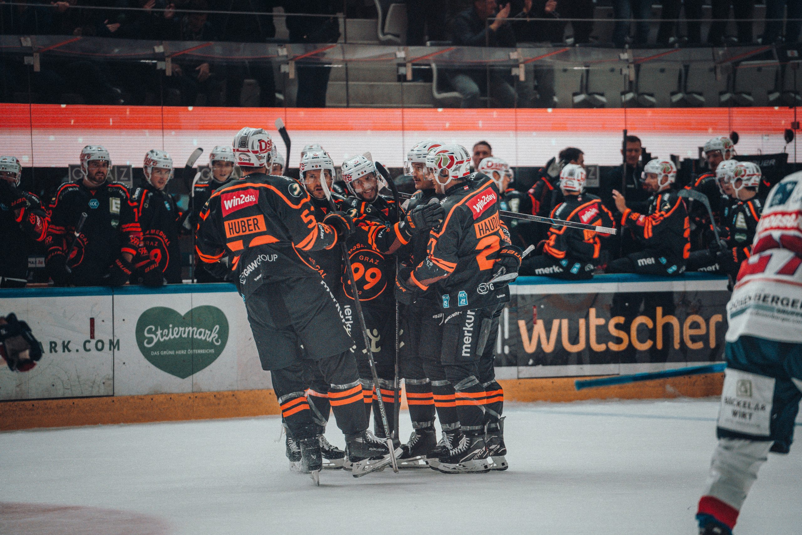 Die Graz99ers drehen 0:2 gegen Innsbruck in einen Sieg - Moser Medical Graz99ers
